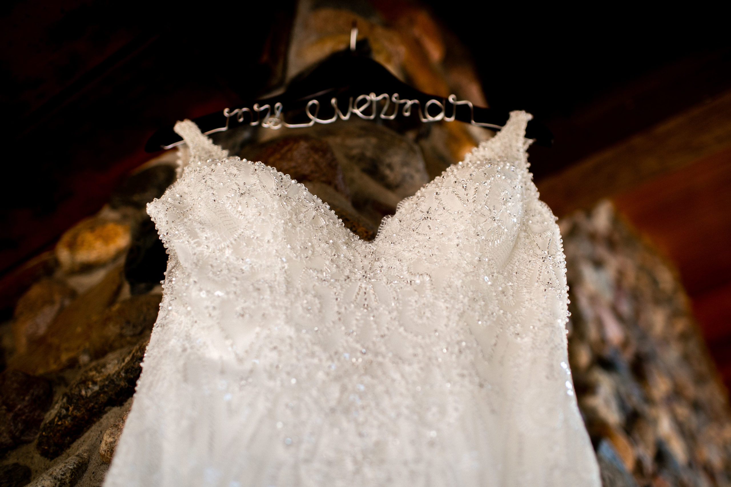 Mason + Mikayla | Jester Park Lodge Wedding - lephotodesign.com