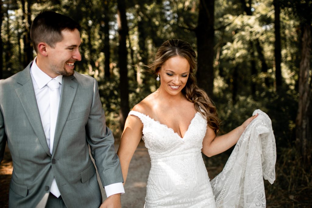 Mason + Mikayla | Jester Park Lodge Wedding - lephotodesign.com