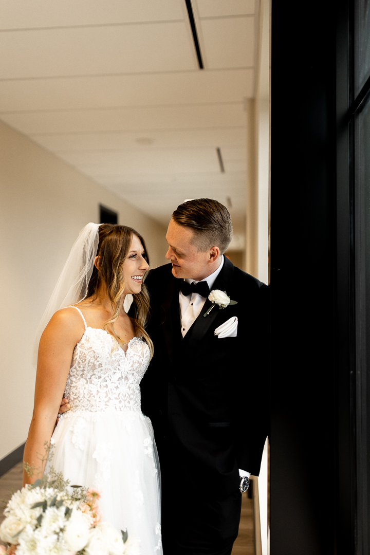 Toast Ankeny, Wedding Day | Will + Allison - lephotodesign.com